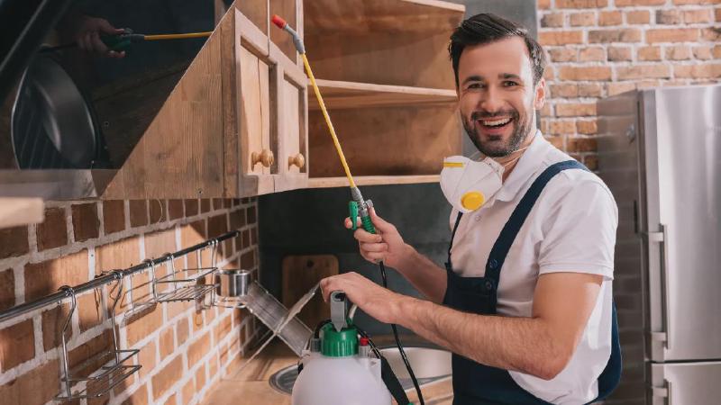 Referral Programs for Pest Control Companies - 11 Real-Life Examples - ReferralSavvy Resources